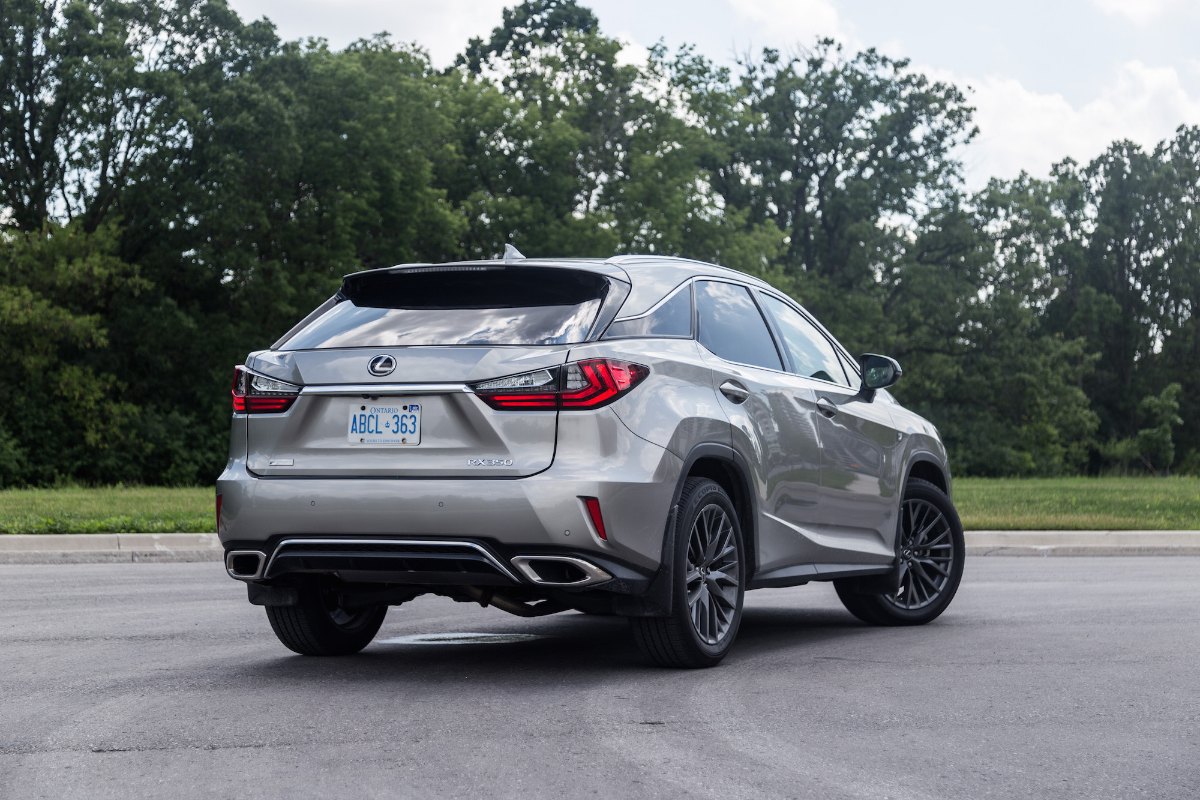 StriveME - لكزس 2017 RX تجربة الفخامة والاعتمادية الفائقة بسعر تنافسي